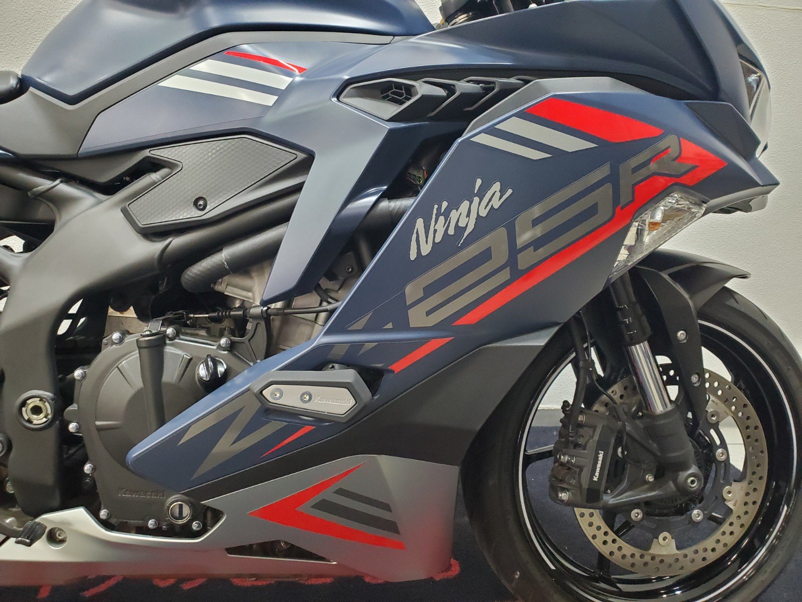 ZX-25R SE 2022年モデル マルチバー装備!! | バイク買うなら ZX-25R SE 2022年モデル マルチバー装備!! | バイク買うなら